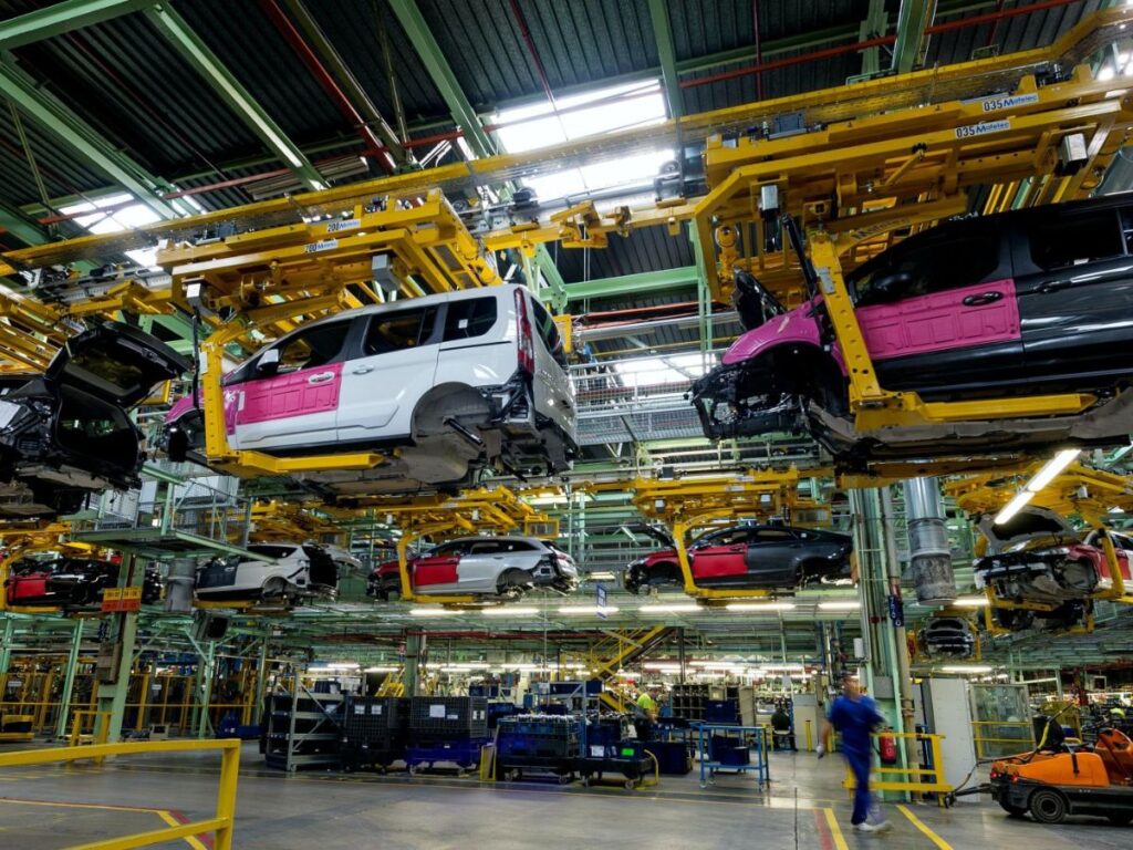 How Does The Assembly Line Work? A Simple Guide | Conveyor Roller Factory